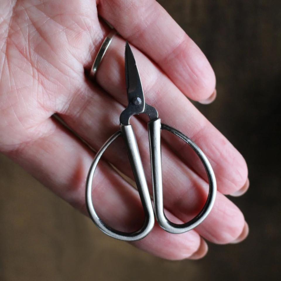 Mini Silver Bonsai Snips – Off the Rails Quilting